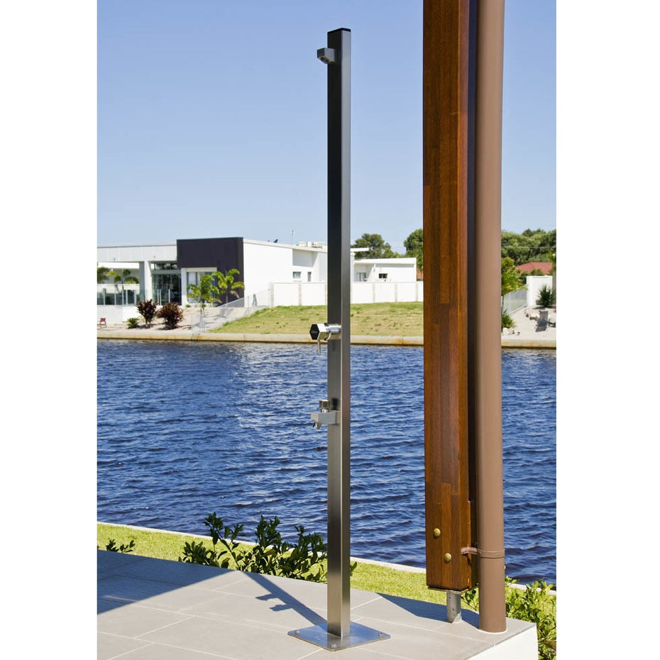 Outdoor Showers | Durable and Modern Showers – Vogue Spas & Bathrooms